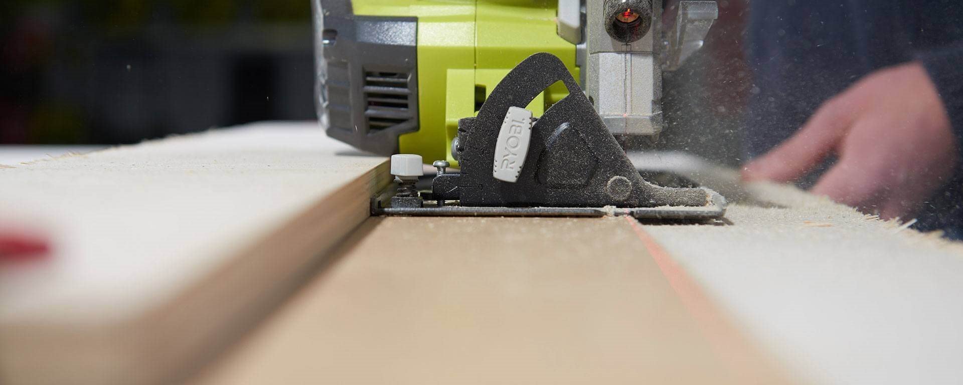 Fabriquer un guide de coupe pour sa scie circulaire - Réaliser des ...